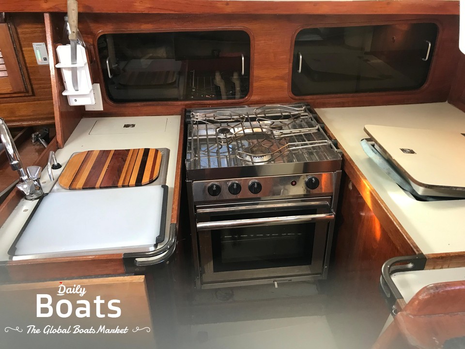 1984 C&C Landfall 35 for sale. View price, photos and Buy 1984 C&C ...