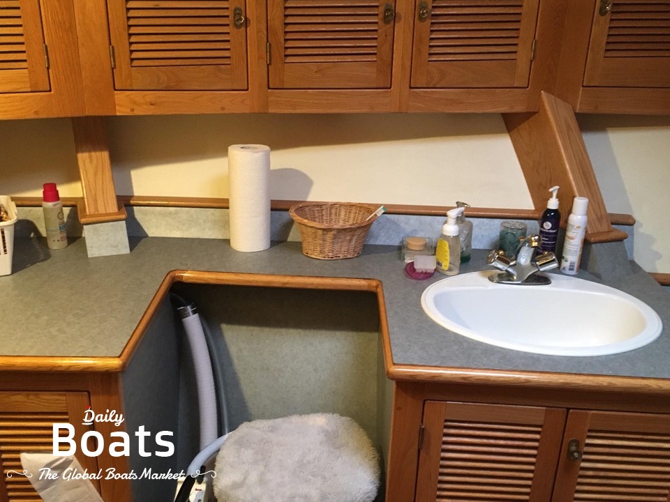 1994 Custom Command Bridge Yacht for sale. View price, photos and Buy ... 1994 Custom Command Bridge Yacht for sale. View price, photos and Buy ...