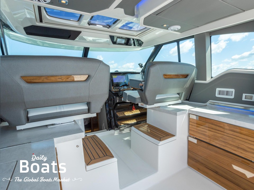 2021 Tiara Yachts 43 Le for sale. View price, photos and Buy 2021 Tiara ...