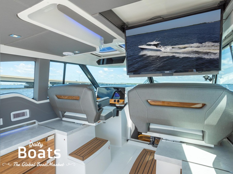 2021 Tiara Yachts 43 Le for sale. View price, photos and Buy 2021 Tiara ...