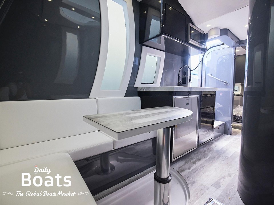 2022 Midnight Express 52' Vitesse for sale. View price, photos and Buy ...