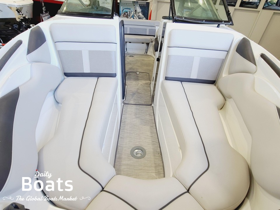 2017 Rinker Qx 26 for sale. View price, photos and Buy 2017 Rinker Qx ...