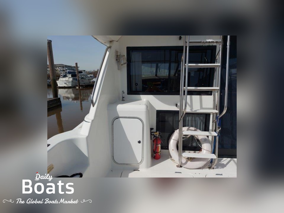 1999 Bayliner 3388 Command Bridge Motoryacht for sale. View price ...