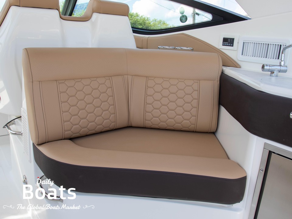 2022 Sea Ray Sundancer 320 Ob for sale. View price, photos and Buy 2022 ...