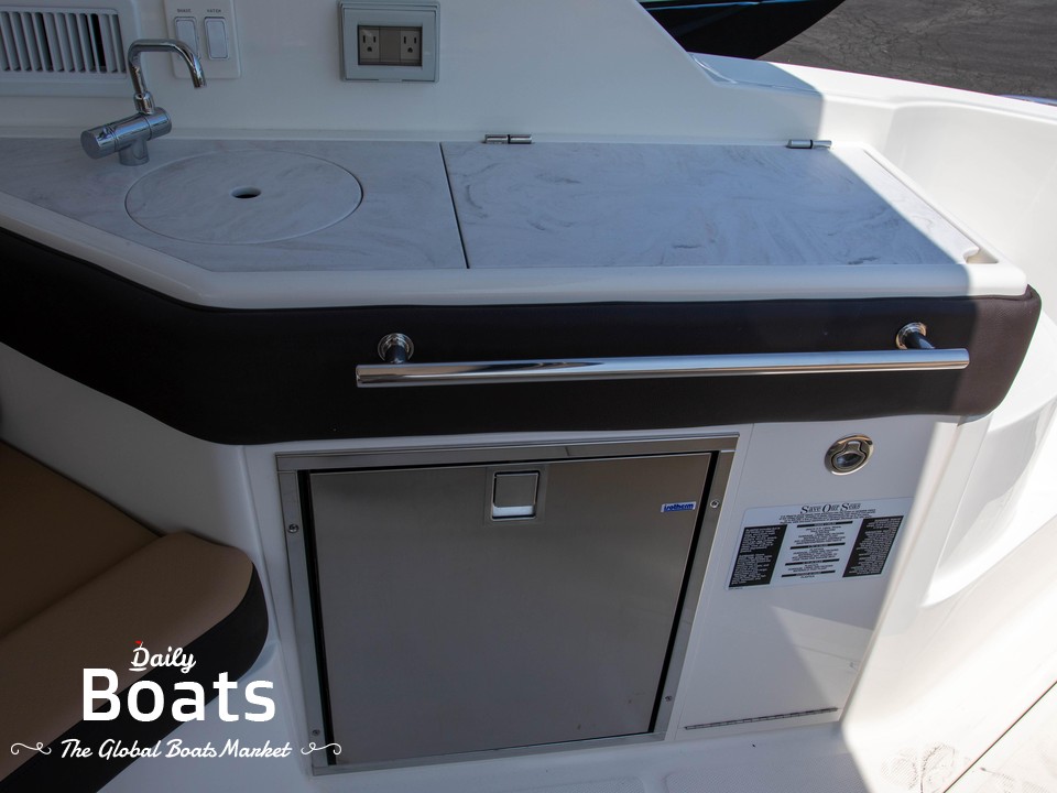 2022 Sea Ray Sundancer 320 Ob for sale. View price, photos and Buy 2022 ...