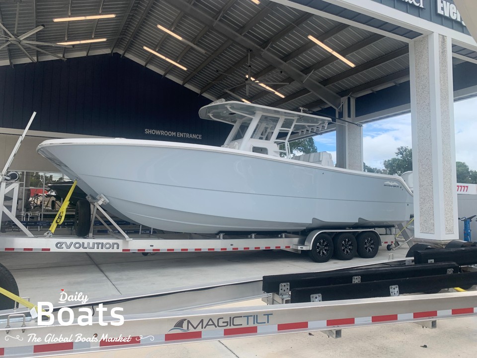 2023 Invincible 33 Cat for sale. View price, photos and Buy 2023 ...
