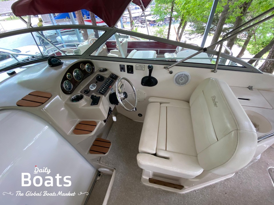 2002 Rinker 270 Express Cruiser for sale. View price, photos and Buy ...