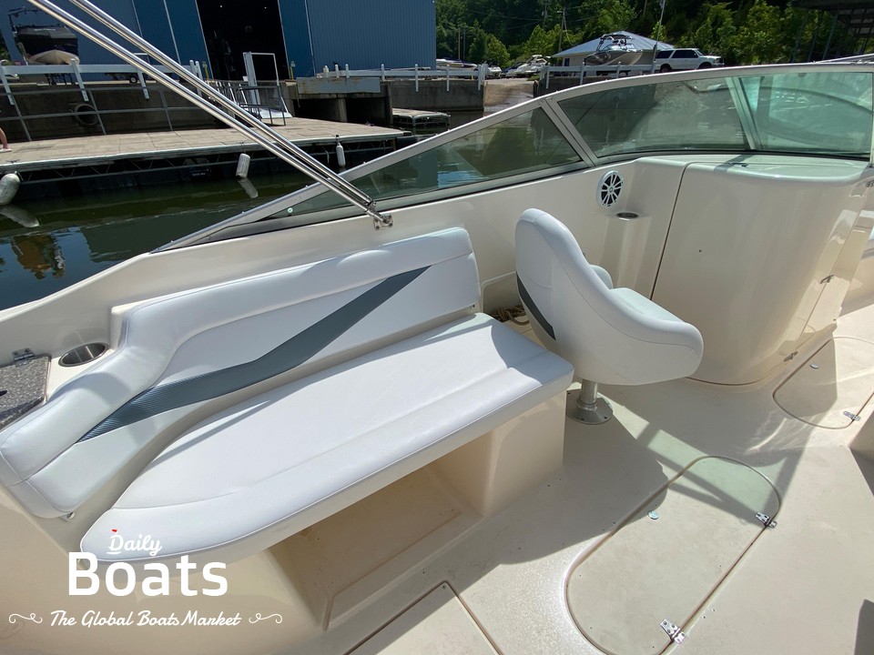 2004 Rinker 282 Captiva Bowrider for sale. View price, photos and Buy ...