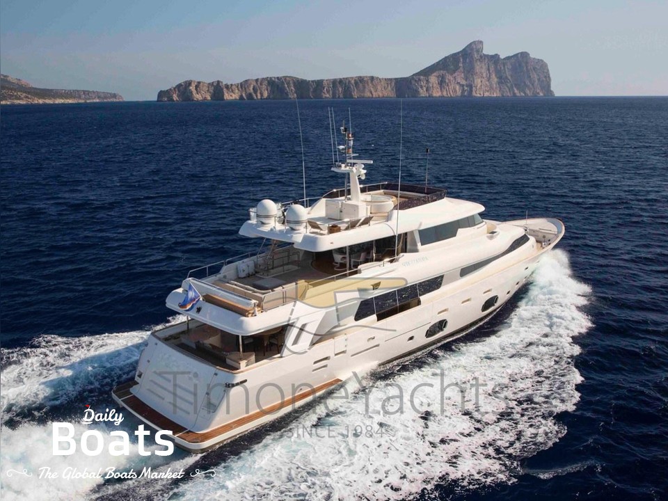 2013 Custom Line Navetta 33 Crescendo for sale. View price, photos and ...