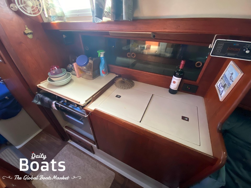 1981 Hinterhoeller Niagara 35 for sale. View price, photos and Buy 1981 ...