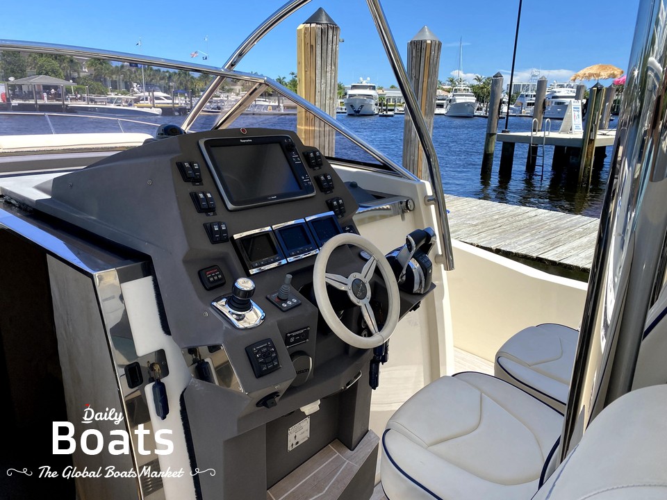 2014 Azimut Atlantis Verve Outboard for sale. View price, photos and ...