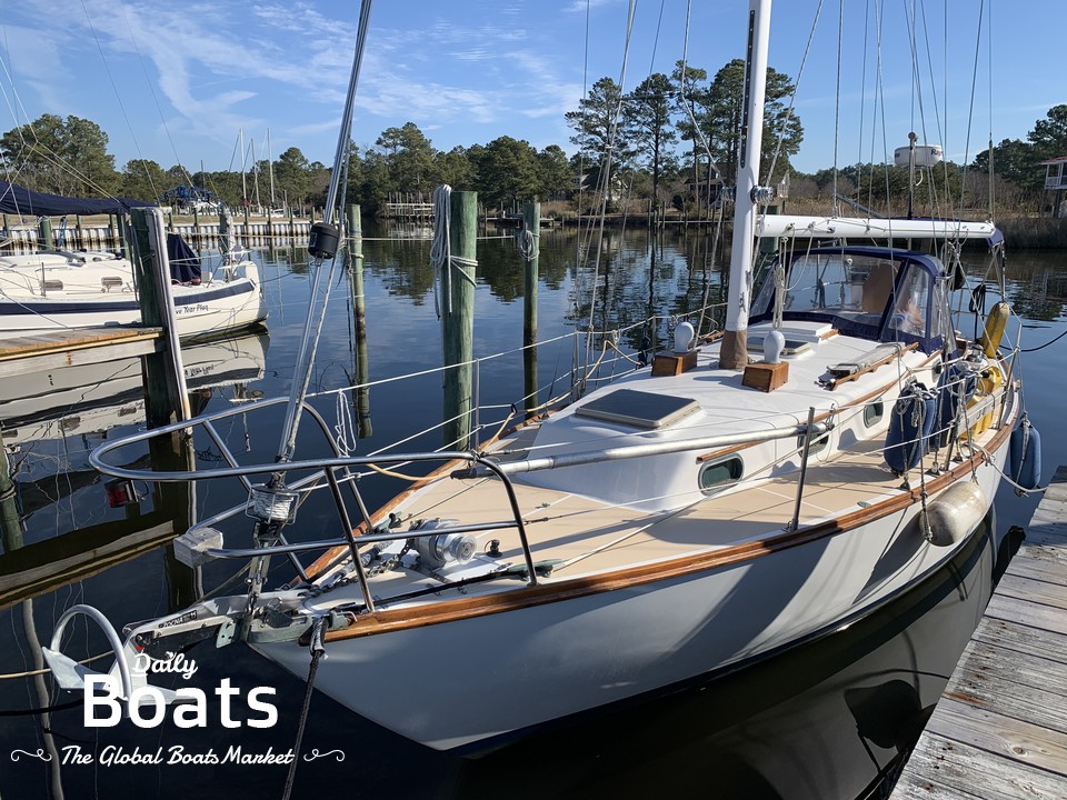 1981 Cape Dory 33 for sale. View price, photos and Buy 1981 Cape Dory ...