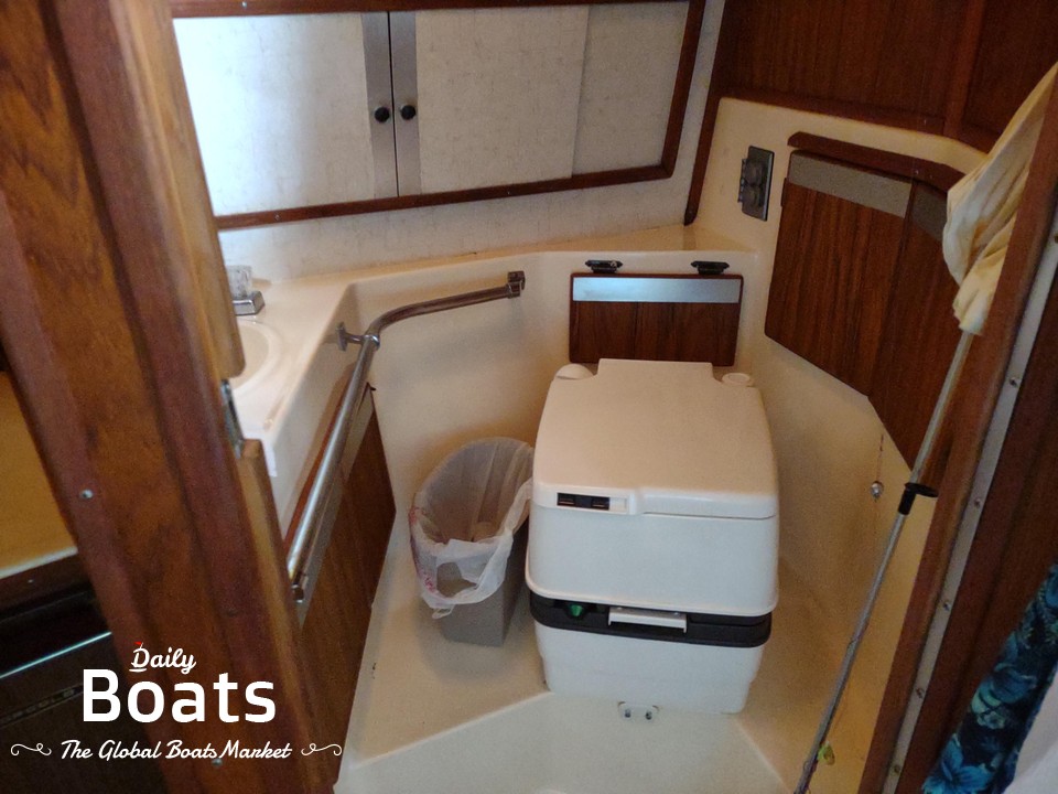 1984 Sea Ray 27 Seadancer for sale. View price, photos and Buy 1984 Sea ...