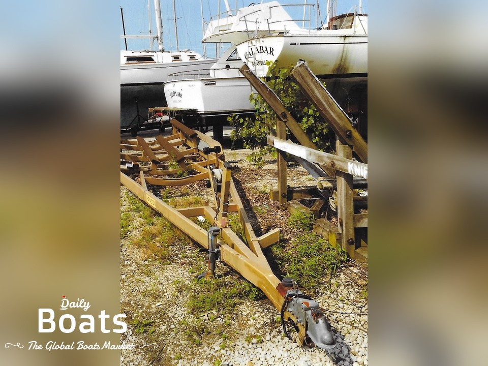 1984 Sea Ray 27 Seadancer for sale. View price, photos and Buy 1984 Sea ...