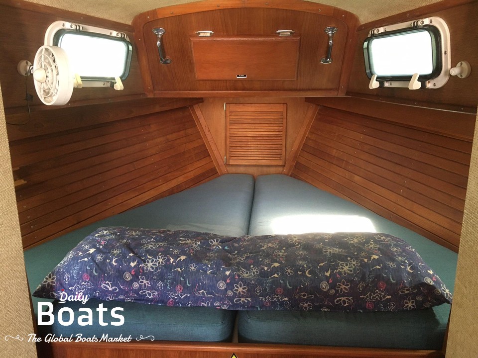 1987 Offshore Yachts Cat-Ketch 33 for sale. View price, photos and Buy ...