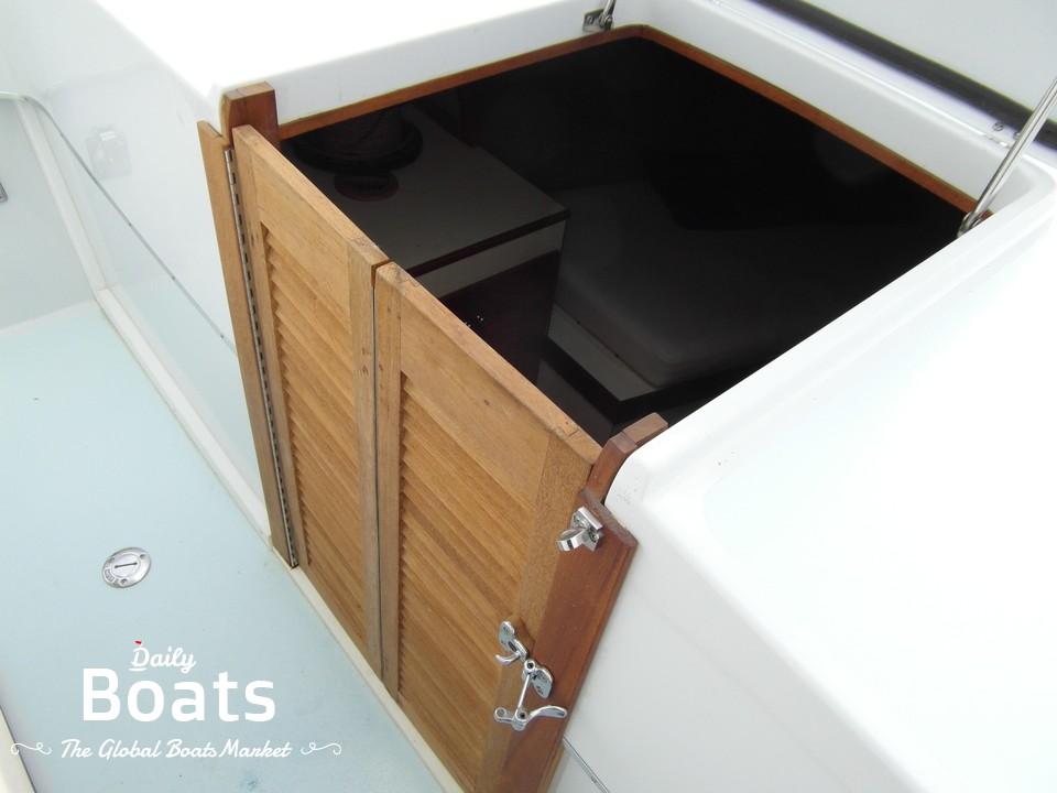 1977 Topaz 28 Sportfish for sale. View price, photos and Buy 1977 Topaz ...