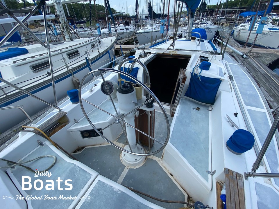 1985 Hunter 31 Sl for sale. View price, photos and Buy 1985 Hunter 31 ...