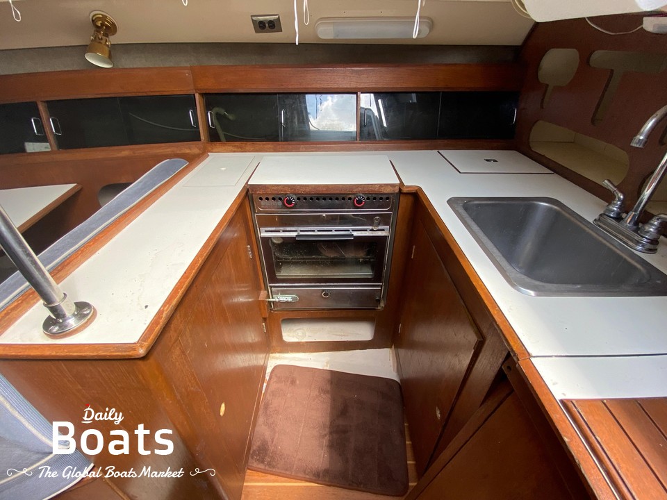 1985 Hunter 31 Sl for sale. View price, photos and Buy 1985 Hunter 31 Sl #305051