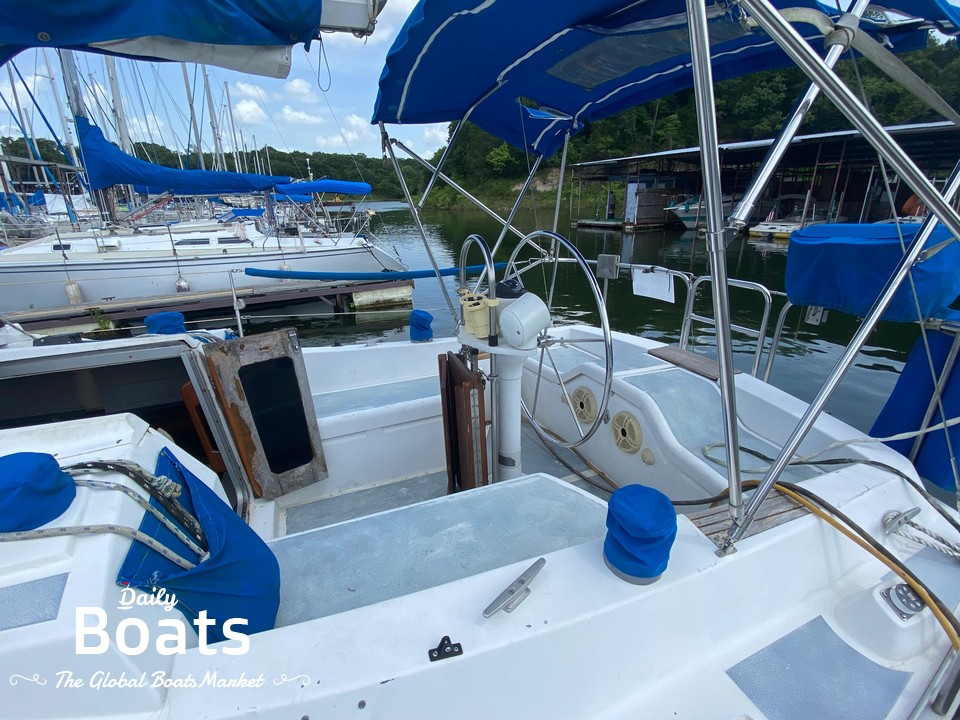 1985 Hunter 31 Sl for sale. View price, photos and Buy 1985 Hunter 31 ...