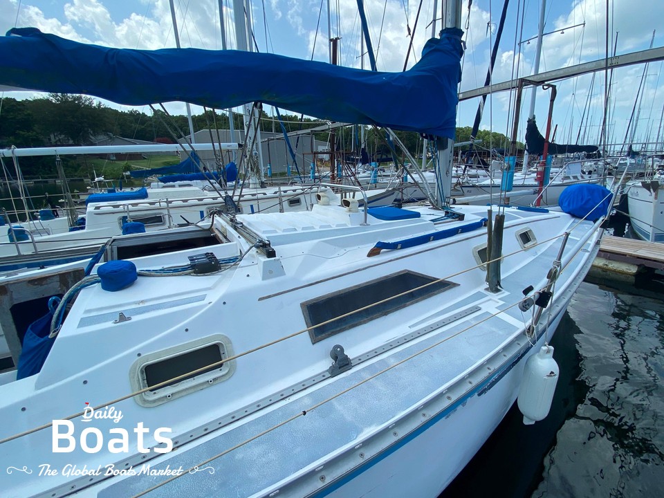 1985 Hunter 31 Sl for sale. View price, photos and Buy 1985 Hunter 31 Sl #305051