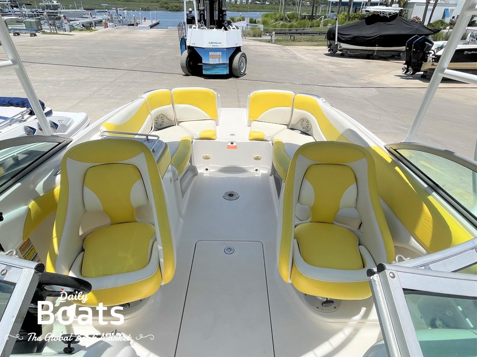 2004 Monterey 263 Ex Explorer for sale. View price, photos and Buy 2004 ...