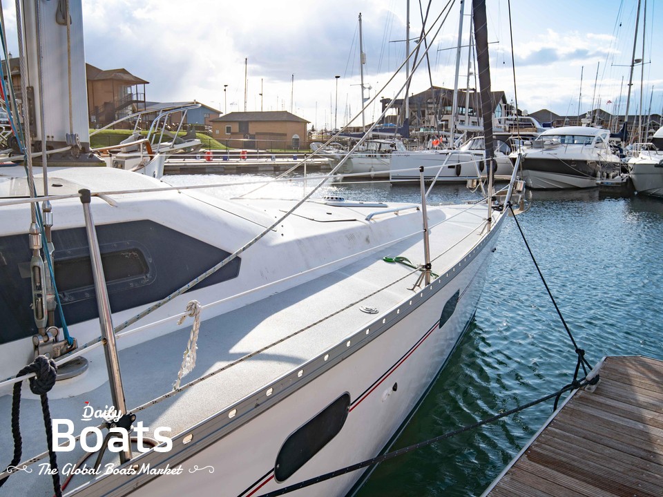 1995 Hunter Passage 42 for sale. View price, photos and Buy 1995 Hunter ...