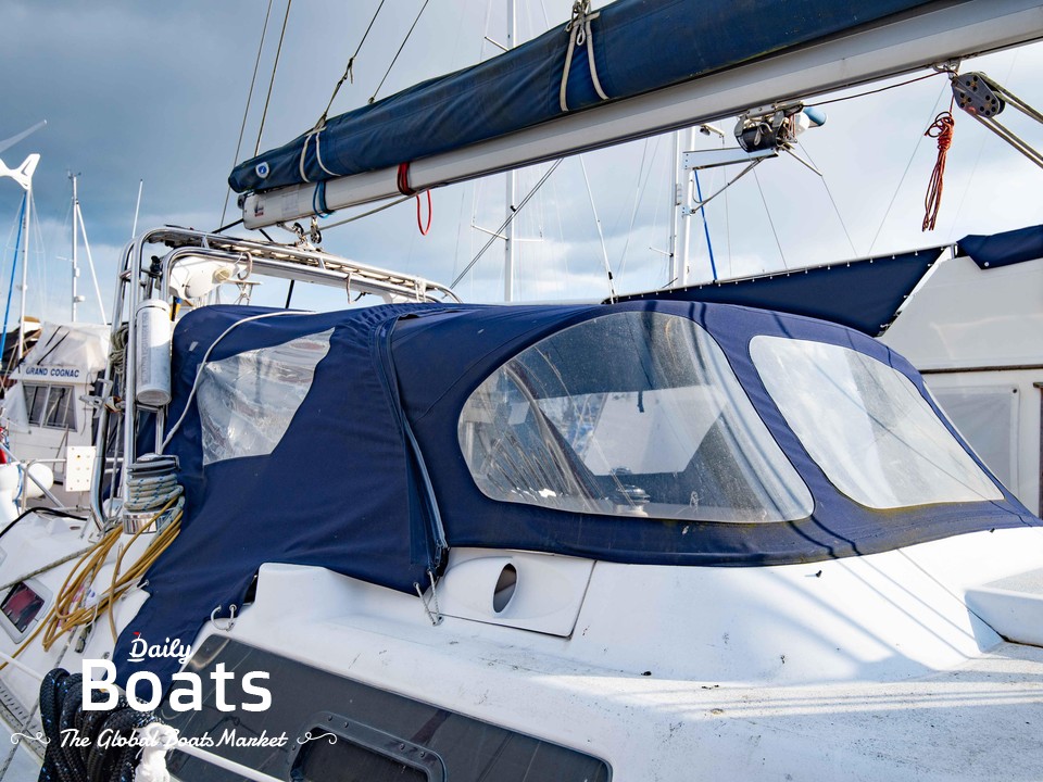 1995 Hunter Passage 42 for sale. View price, photos and Buy 1995 Hunter ...