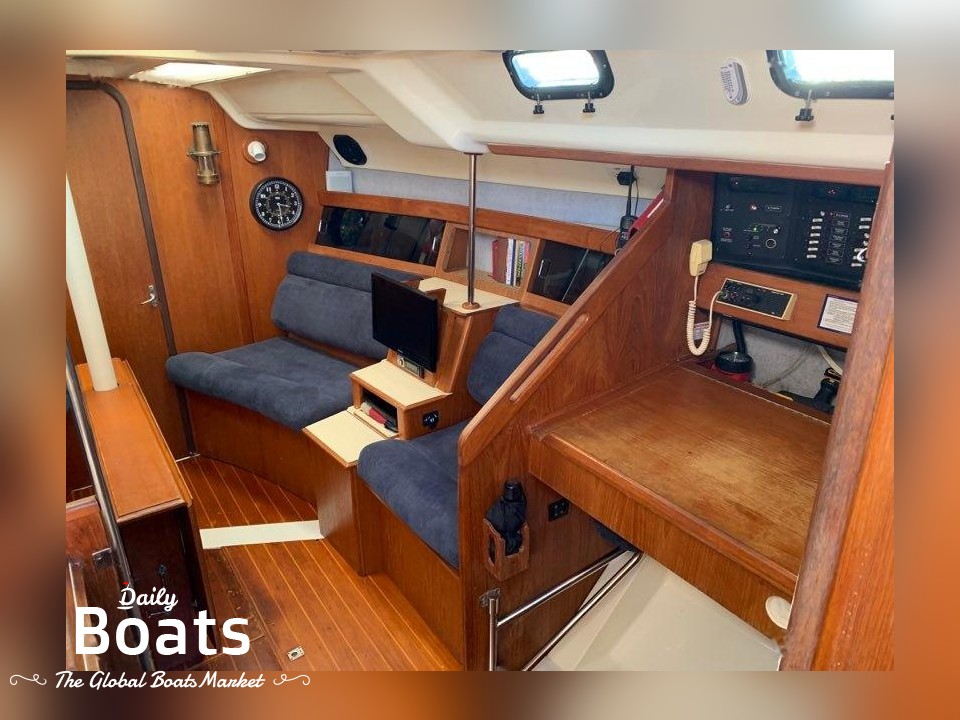 1987 Hunter Legend 37 for sale. View price, photos and Buy 1987 Hunter ...