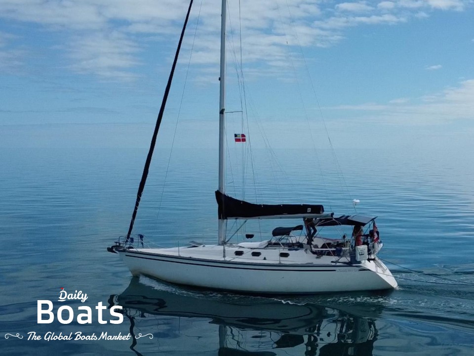 1987 Hunter Legend 37 for sale. View price, photos and Buy 1987 Hunter ...