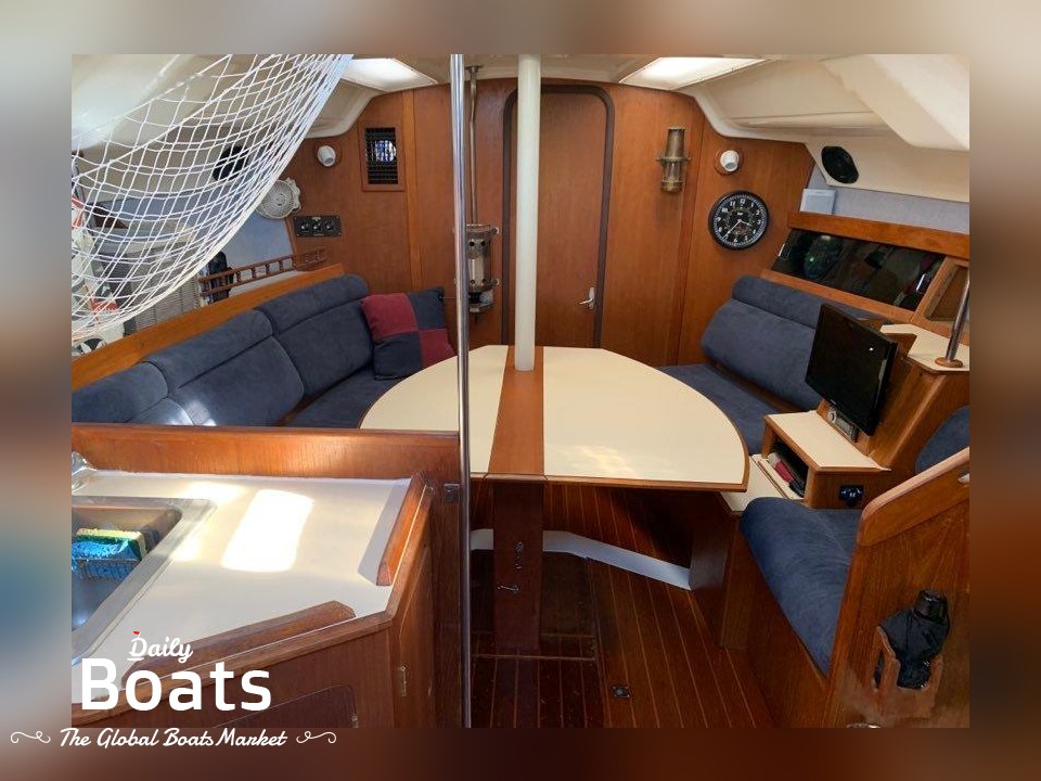 1987 Hunter Legend 37 for sale. View price, photos and Buy 1987 Hunter ...