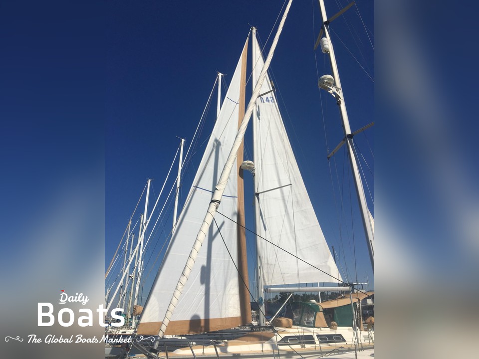 1991 Hunter Passage 42 for sale. View price, photos and Buy 1991 Hunter ...