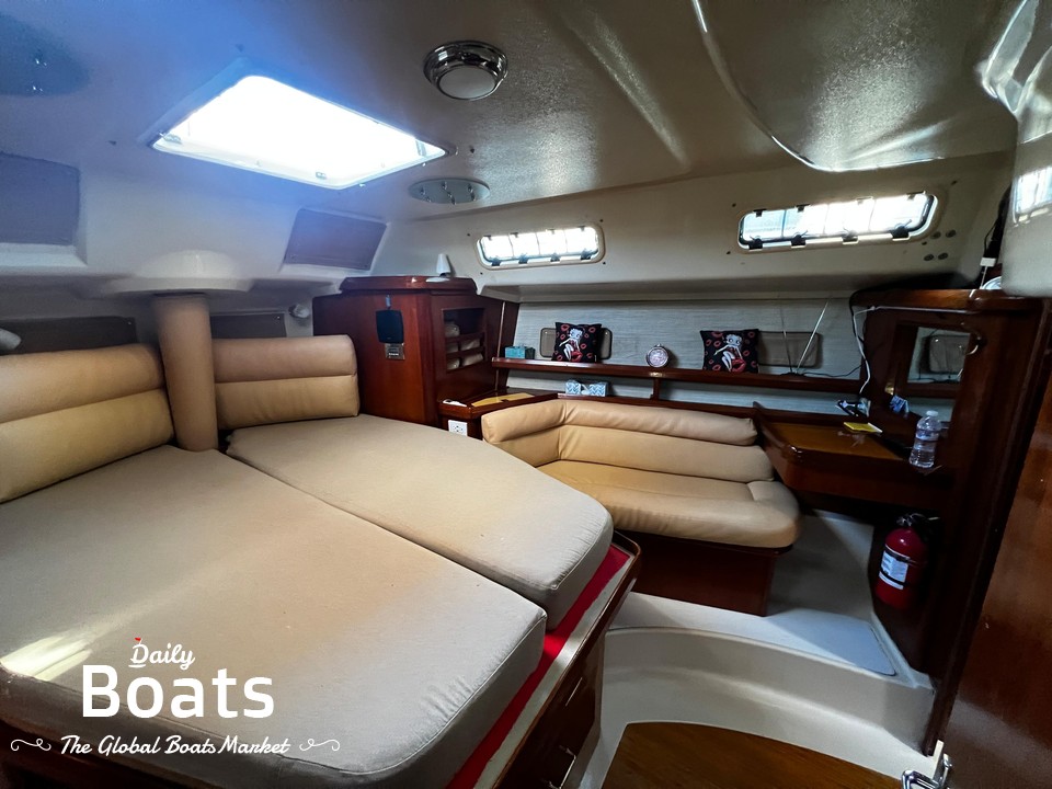 1991 Hunter Passage 42 for sale. View price, photos and Buy 1991 Hunter ...