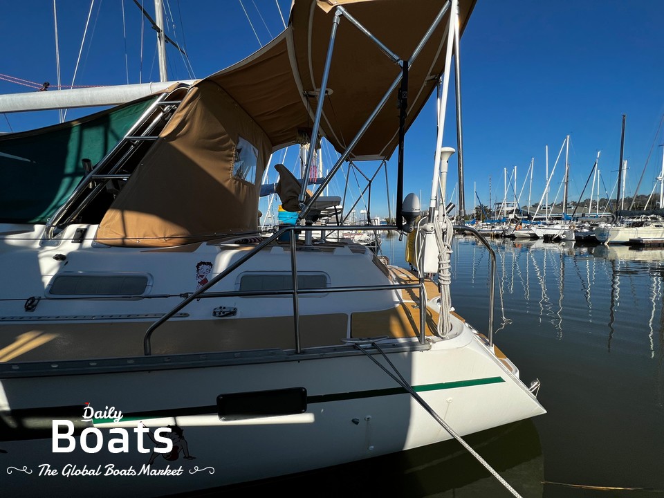 1991 Hunter Passage 42 for sale. View price, photos and Buy 1991 Hunter ...