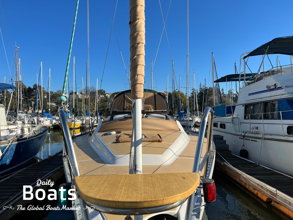 1991 Hunter Passage 42 for sale. View price, photos and Buy 1991 Hunter ...