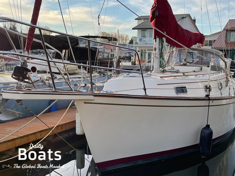 1988 Island Packet 31 for sale. View price, photos and Buy 1988 Island ...