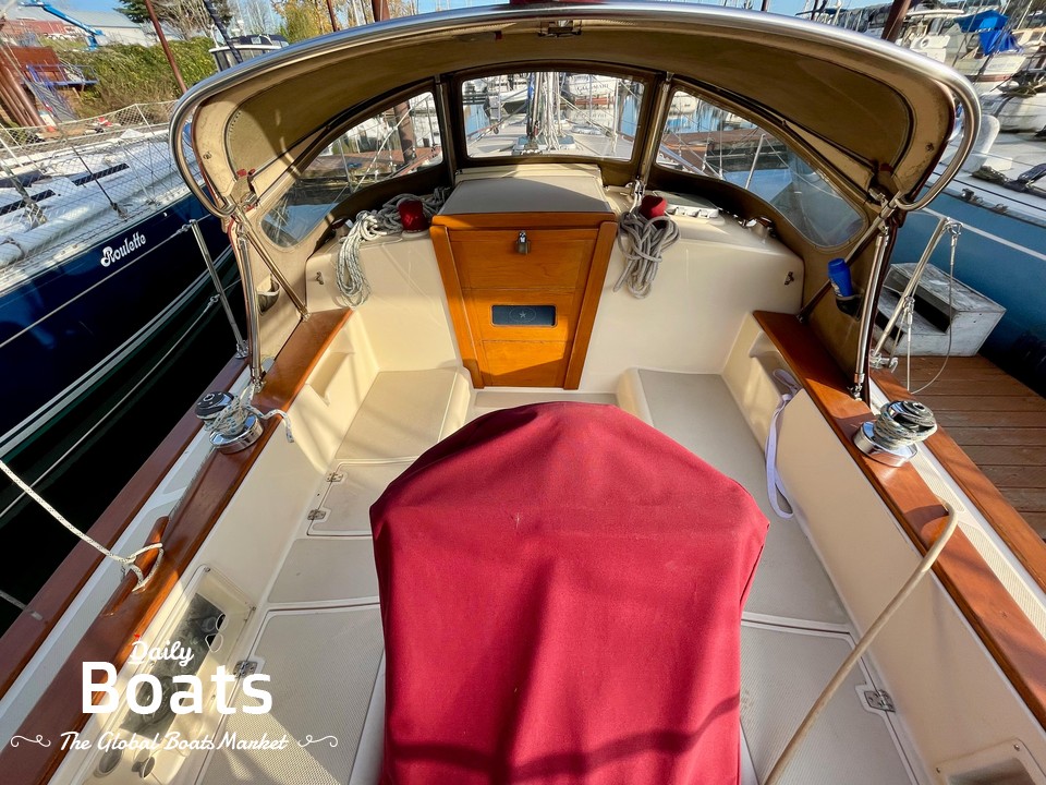 1988 Island Packet 31 for sale. View price, photos and Buy 1988 Island ...