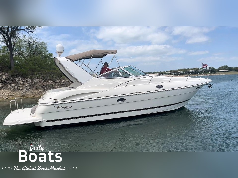 Cruisers Yachts 3275 express for sale - Daily Boats