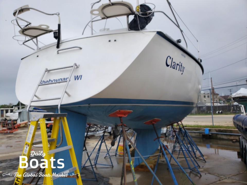 1986 Hunter 40 Legend for sale. View price, photos and Buy 1986 Hunter ...