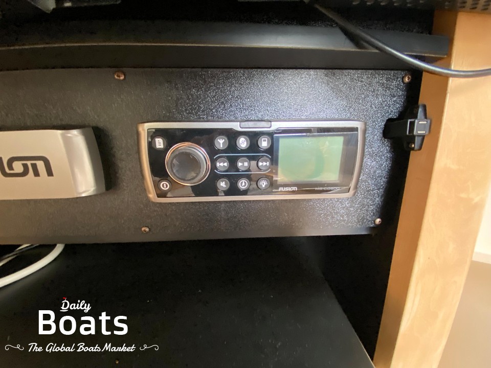 1997 Carver 35 Mariner for sale. View price, photos and Buy 1997 Carver ...