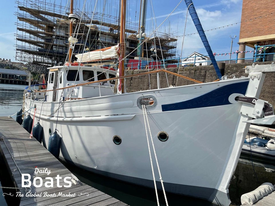 1990 Halcyon Inchcape 45 Wooden Sailer for sale. View price, photos and ...