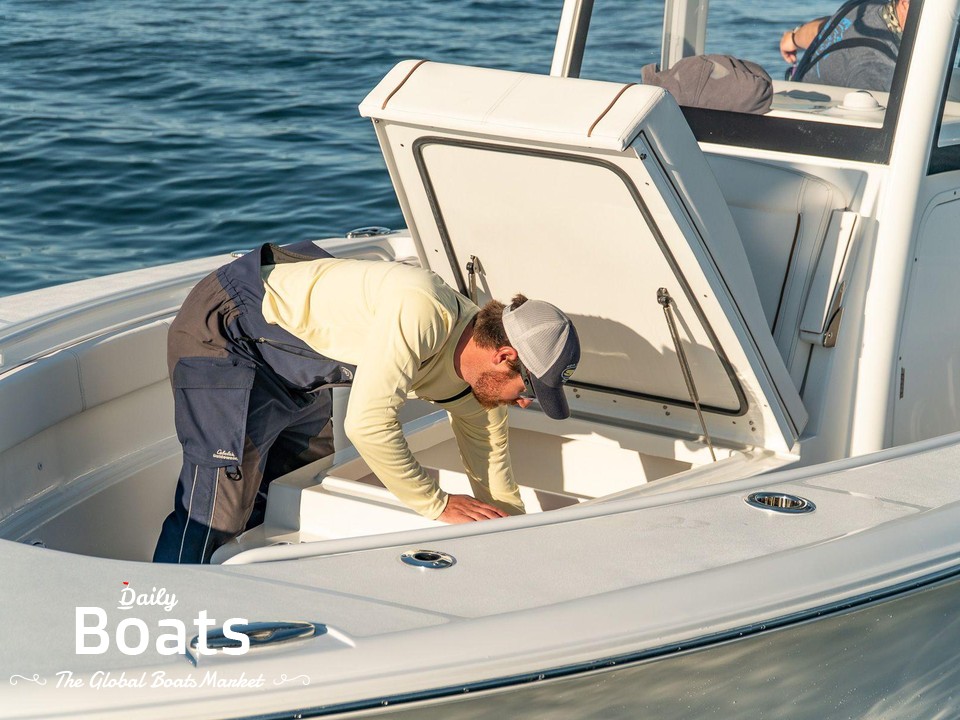 2022 Sea Hunt Gamefish 30 Coffin Box for sale. View price, photos and ...