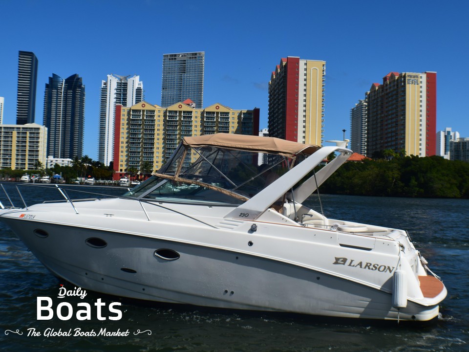 2001 Larson 290 Express Cruiser for sale. View price, photos and Buy ...