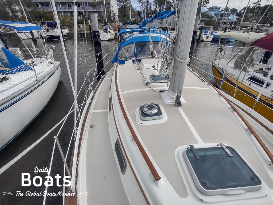 1987 Island Packet 31 for sale. View price, photos and Buy 1987 Island ...