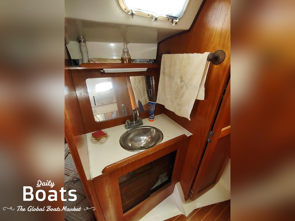 1986 Hunter 34 for sale. View price, photos and Buy 1986 Hunter 34 #307185