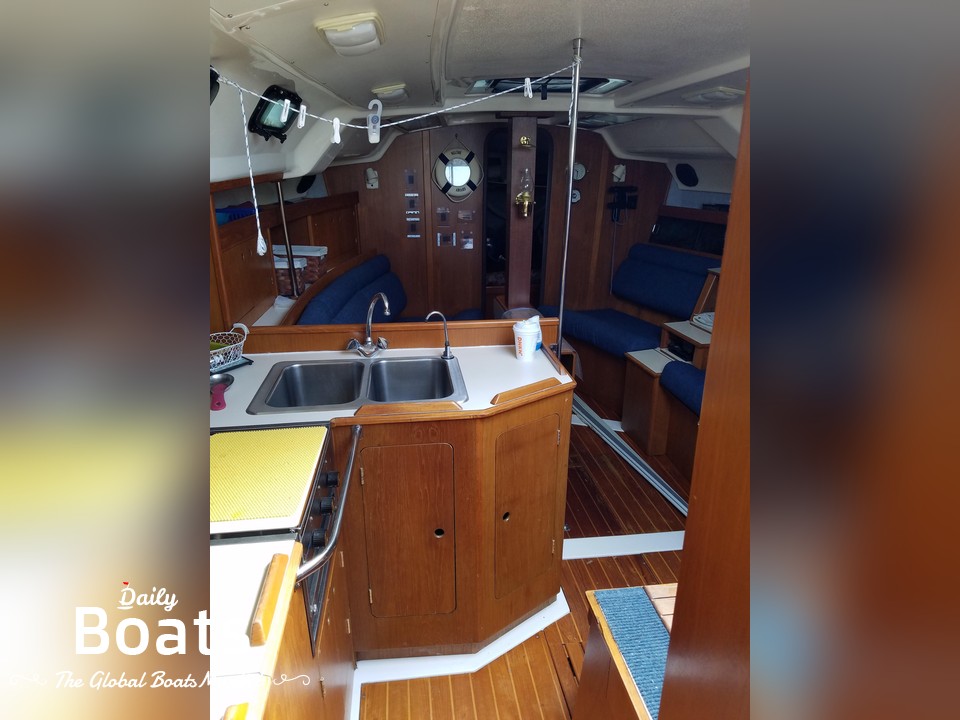 1987 Hunter Legend 37 for sale. View price, photos and Buy 1987 Hunter ...