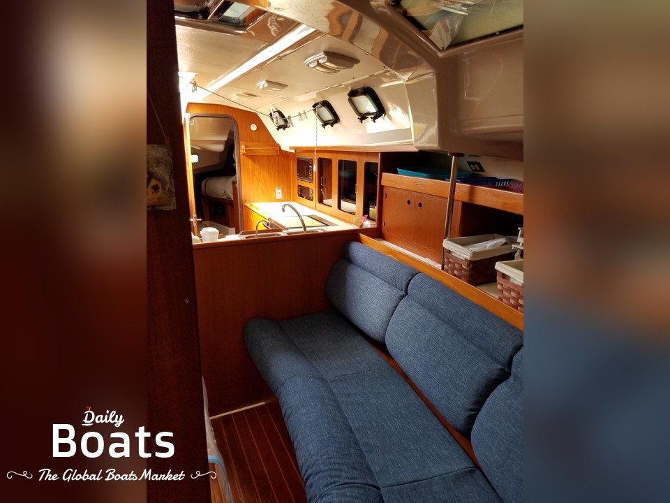 1987 Hunter Legend 37 for sale. View price, photos and Buy 1987 Hunter ...