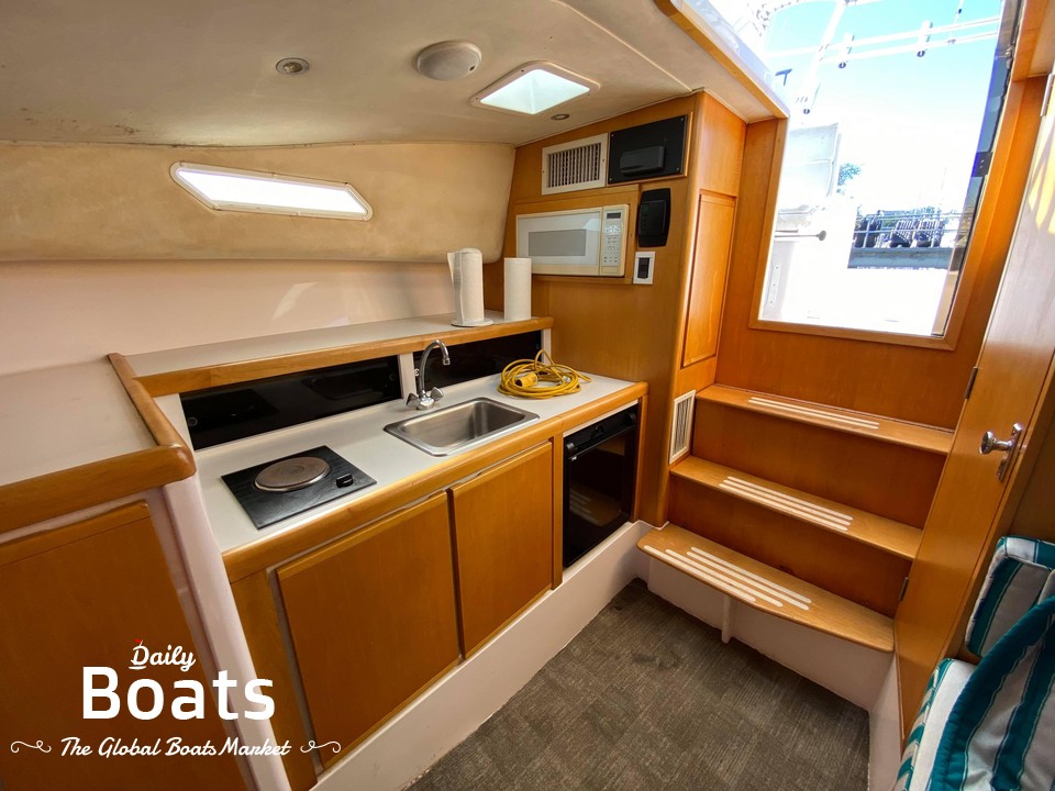 1995 Bertram 30 Moppie for sale. View price, photos and Buy 1995 ...