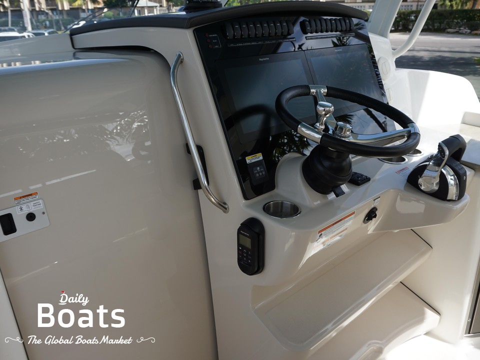 2021 Boston Whaler 350 Realm for sale. View price, photos and Buy 2021 ...