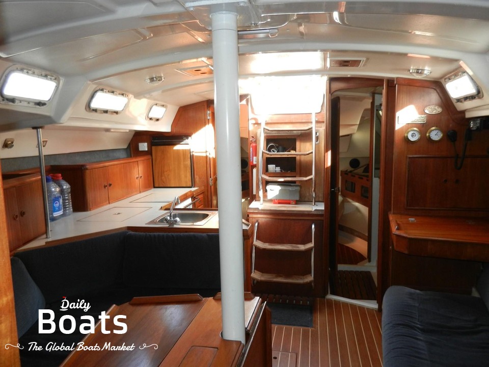 1988 Hunter Legend 40 for sale. View price, photos and Buy 1988 Hunter ...