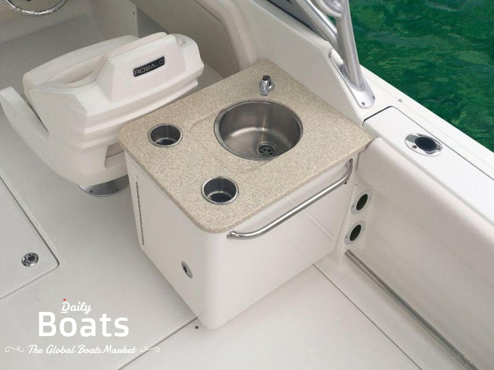 2022 Robalo R247 for sale. View price, photos and Buy 2022 Robalo R247 ...
